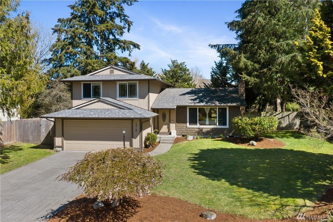 House for sale in Olympia: 1318 Clover St NE, Olympia, WA 98516