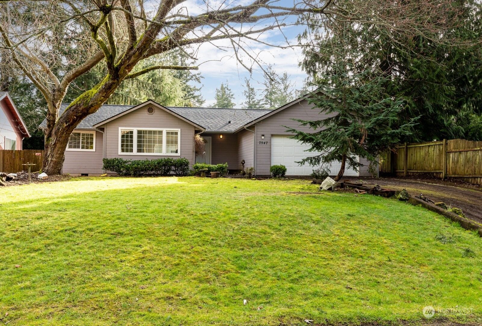 MLS#2045195: 7947 Mortland Drive, Clinton, WA 98236