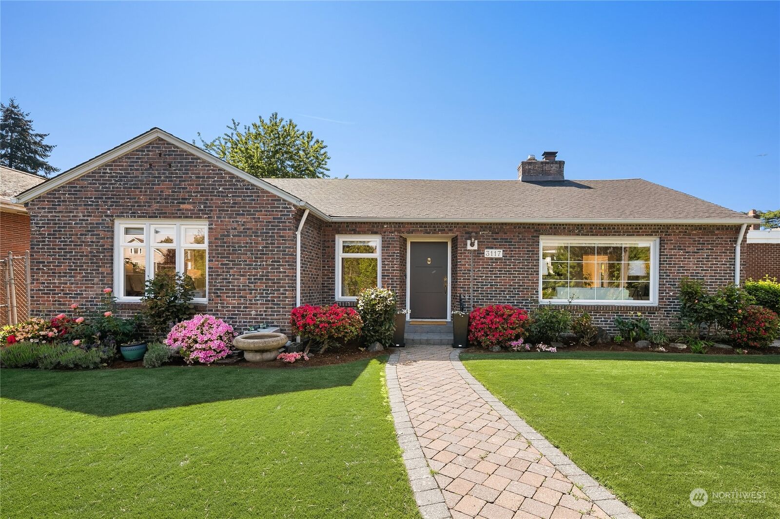 MLS#2068843: 3117 Mount Rainier Drive S, Seattle, WA 98144