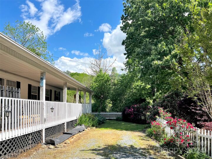 House for sale in Bryson City: 1282 N Jenkins Branch Road, Bryson City ...