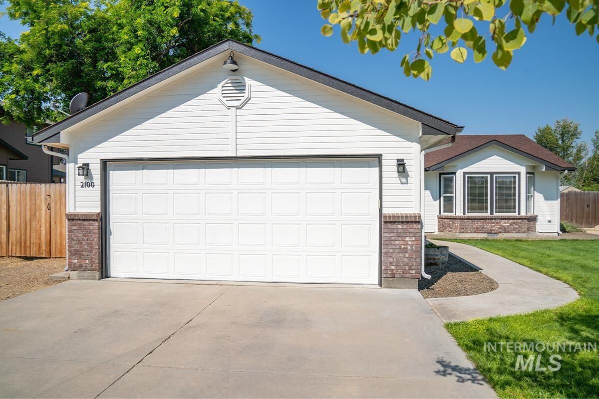 3 bed Nampa home for sale: 2100 E Lewis Lane, Nampa, ID 83686