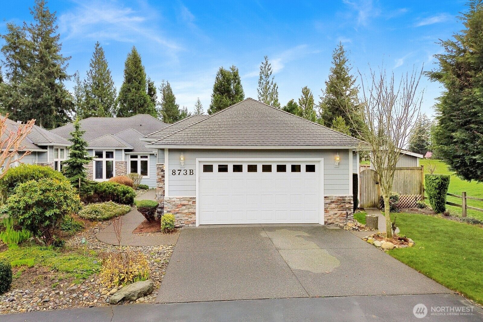 Home for sale in Lynden: 873 E Pole Road B, Lynden, WA 98264