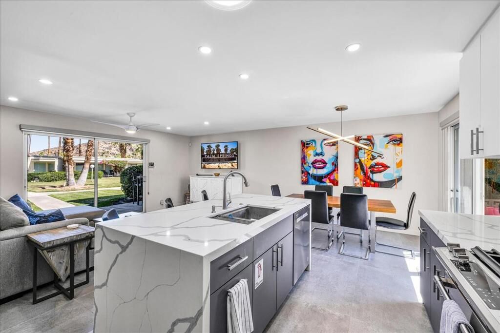 Home for sale in Palm Springs: 1881 S Araby Drive 13, Palm Springs, CA ...