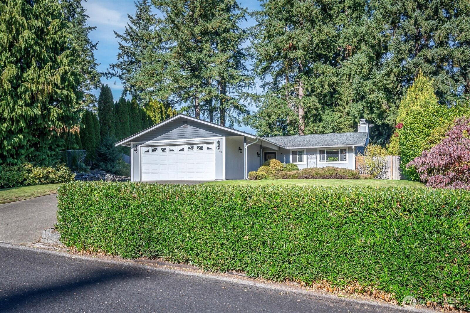 House for sale in Puyallup: 6809 162nd Street Ct E, Puyallup, WA 98375
