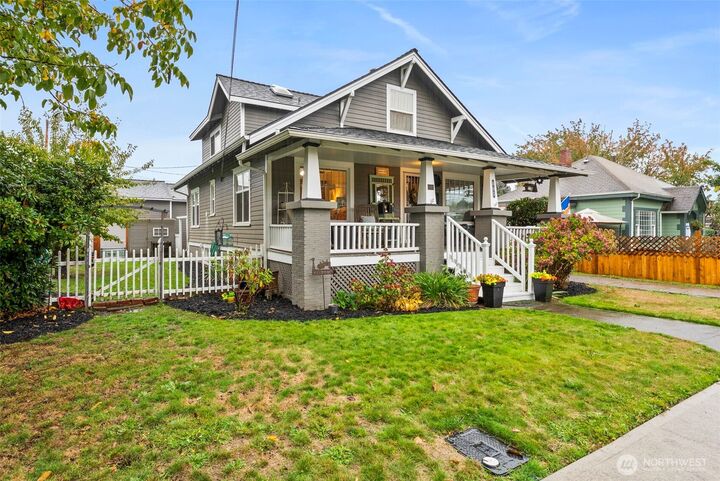 4 bed Sumner home for sale: 805 Cherry Avenue, Sumner, WA 98390