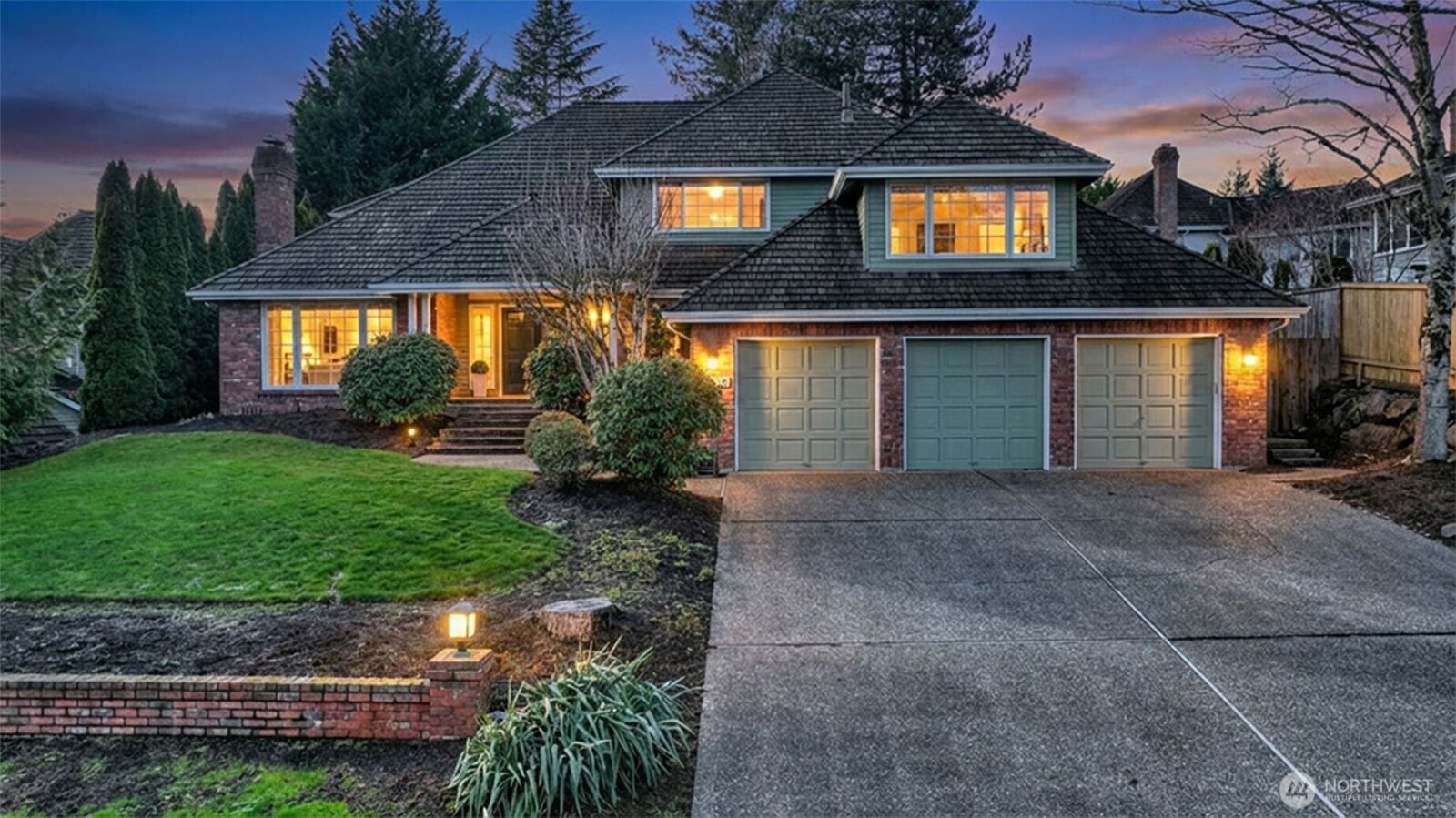 MLS#2467240: 4715 227th Place SE, Sammamish, WA 98075